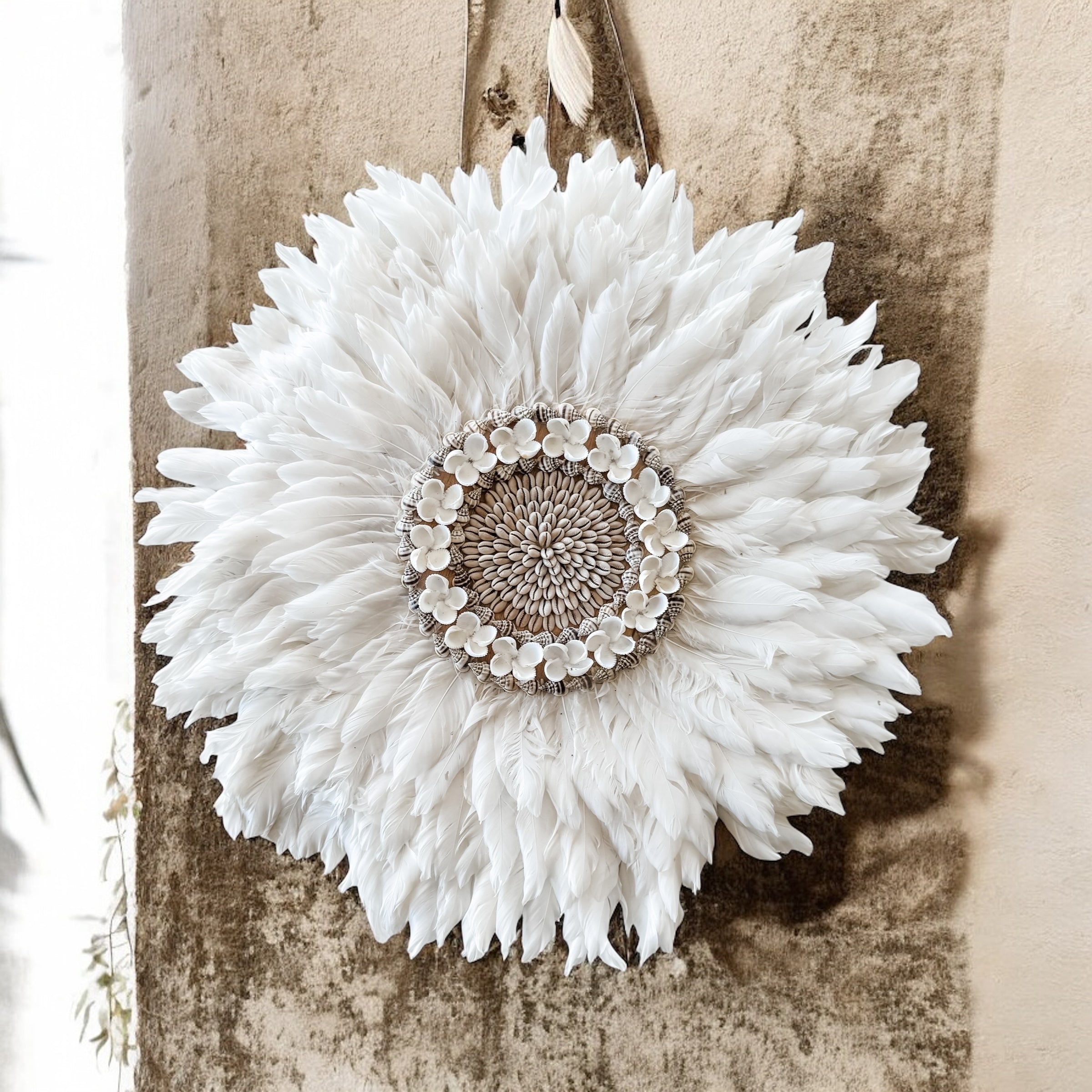 Isla Feather & Shell Juju | 52cm